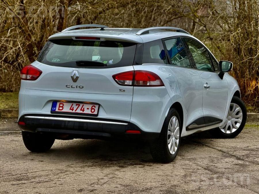 White Renault Clio 2016 in Riga, with an engine capacity of 1.20 L and mileage of 0 thousand km for 5279 €, photo 3 on AUTOMOTO.COM.LV