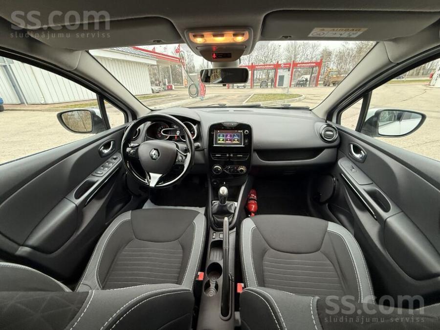 White Renault Clio 2016 in Riga, with an engine capacity of 1.20 L and mileage of 0 thousand km for 5279 €, photo 18 on AUTOMOTO.COM.LV