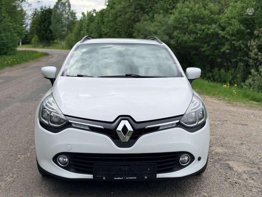 White Renault Clio 2016 in Utena, with an engine capacity of 0.90 L and mileage of 137 thousand km for 4200 €, photo 4 on AUTOMOTO.COM.LV