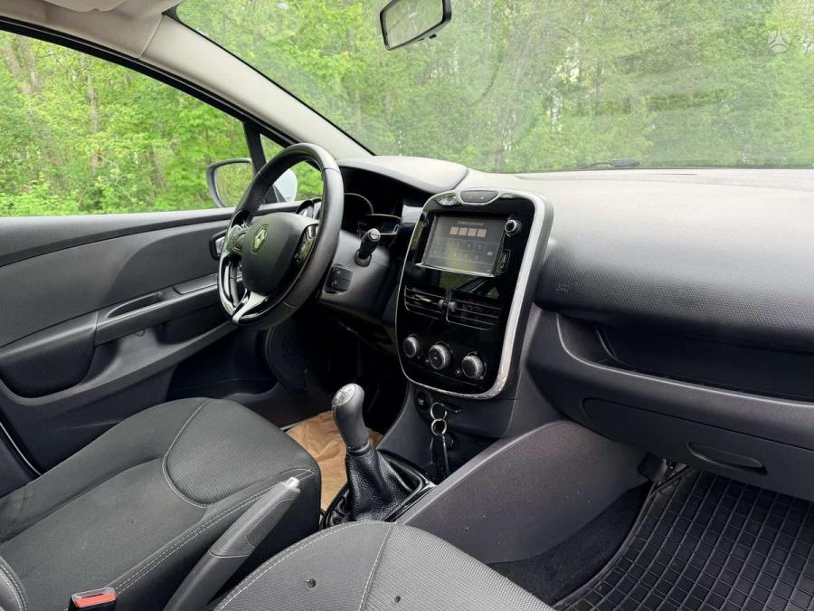 White Renault Clio 2016 in Utena, with an engine capacity of 0.90 L and mileage of 137 thousand km for 4200 €, photo 23 on AUTOMOTO.COM.LV