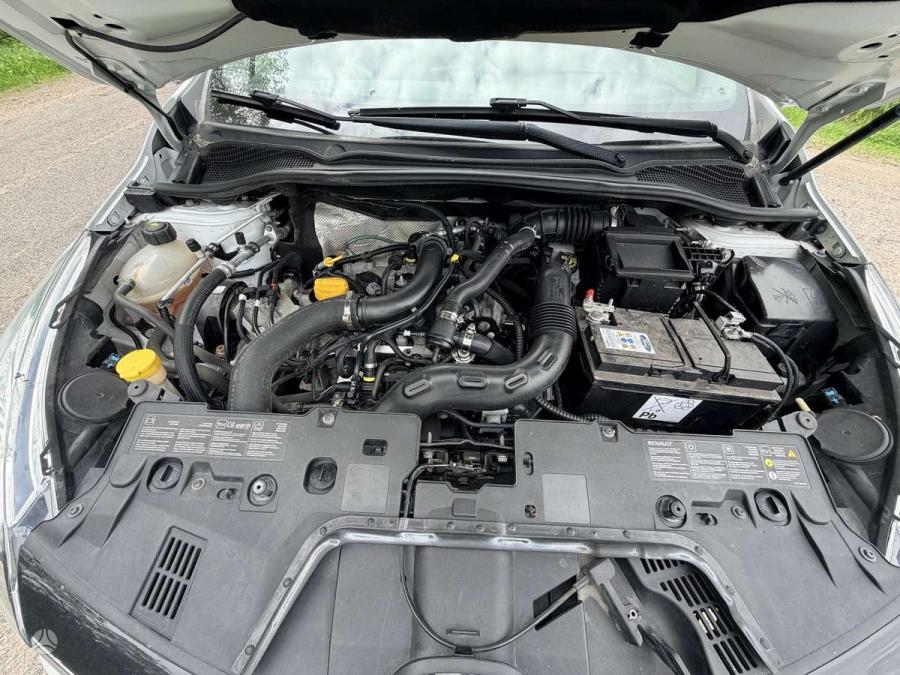 White Renault Clio 2016 in Utena, with an engine capacity of 0.90 L and mileage of 137 thousand km for 4200 €, photo 26 on AUTOMOTO.COM.LV
