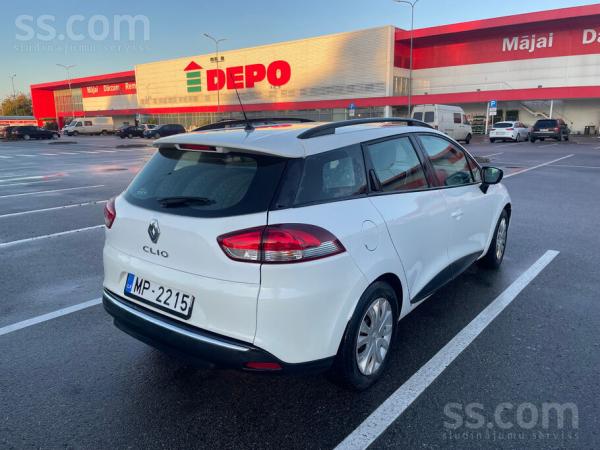White Renault Clio 2017 in Riga, with an engine capacity of 1.50 L and mileage of 317 thousand km for 2950 €, photo 4 on AUTOMOTO.COM.LV