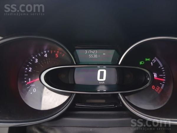 White Renault Clio 2017 in Riga, with an engine capacity of 1.50 L and mileage of 317 thousand km for 2950 €, photo 11 on AUTOMOTO.COM.LV