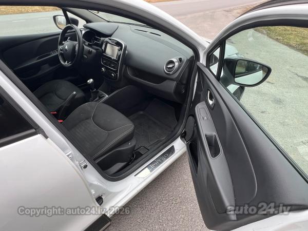 White Renault Clio 2018 in Tallinn, with an engine capacity of 1.10 L and mileage of 154 thousand km for 5000 €, photo 10 on AUTOMOTO.COM.LV