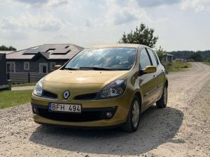 Yellow Renault Clio 2005 in Vilnius, with an engine capacity of 1.60 L and mileage of 145 thousand km for 1750 €, photo  on AUTOMOTO.COM.LV