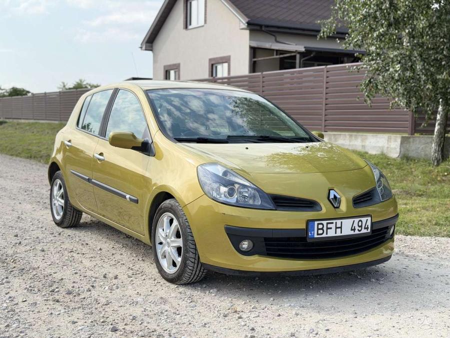 Dzeltens Renault Clio 2005 Viļņa, ar dzinēja tilpumu 1.60 L un nobraukumu 145 tūkst. km par 1750 €, foto 4 vietnē AUTOMOTO.COM.LV