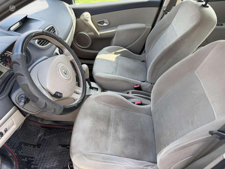 Dzeltens Renault Clio 2005 Viļņa, ar dzinēja tilpumu 1.60 L un nobraukumu 145 tūkst. km par 1750 €, foto 6 vietnē AUTOMOTO.COM.LV