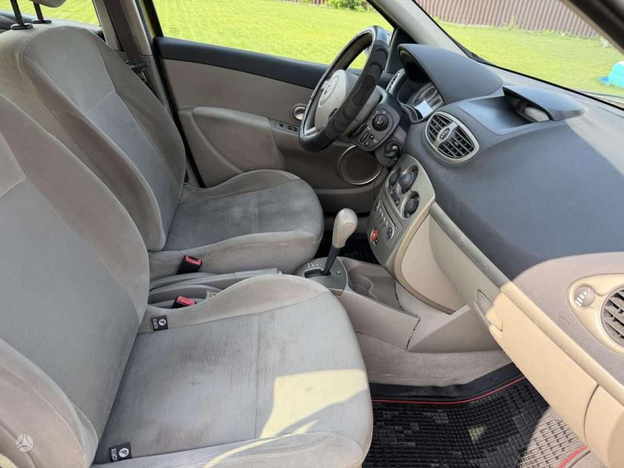 Dzeltens Renault Clio 2005 Viļņa, ar dzinēja tilpumu 1.60 L un nobraukumu 145 tūkst. km par 1750 €, foto 7 vietnē AUTOMOTO.COM.LV