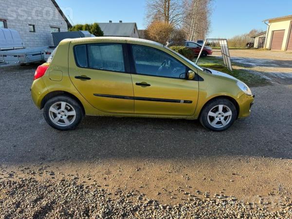 Dzeltens Renault Clio 2006 Saldus, ar dzinēja tilpumu 1.50 L un nobraukumu 247 tūkst. km par 2500 €, foto 4 vietnē AUTOMOTO.COM.LV