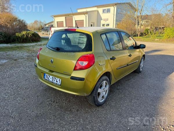 Dzeltens Renault Clio 2006 Saldus, ar dzinēja tilpumu 1.50 L un nobraukumu 247 tūkst. km par 2500 €, foto 5 vietnē AUTOMOTO.COM.LV
