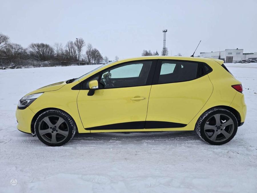 Yellow Renault Clio 2014 in Marijampole, with an engine capacity of 1.46 L and mileage of 292 thousand km for 3600 €, photo 7 on AUTOMOTO.COM.LV