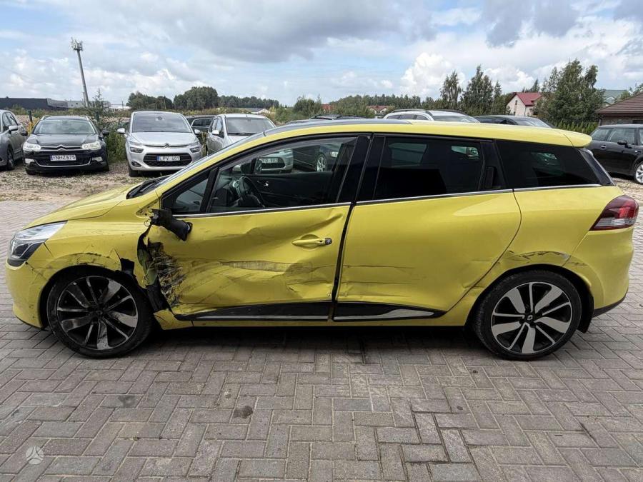 Yellow Renault Clio 2015 in Vilnius, with an engine capacity of 1.20 L and mileage of 220 thousand km for 2250 €, photo 7 on AUTOMOTO.COM.LV