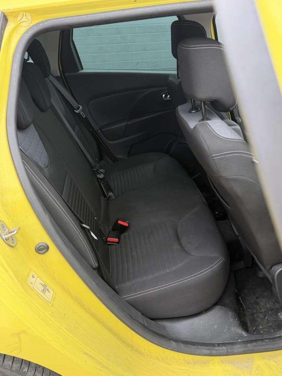 Yellow Renault Clio 2015 in Vilnius, with an engine capacity of 1.20 L and mileage of 220 thousand km for 2250 €, photo 14 on AUTOMOTO.COM.LV