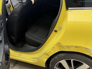 Yellow Renault Clio 2015 in Vilnius, with an engine capacity of 1.20 L and mileage of 220 thousand km for 2250 €, photo 15 on AUTOMOTO.COM.LV