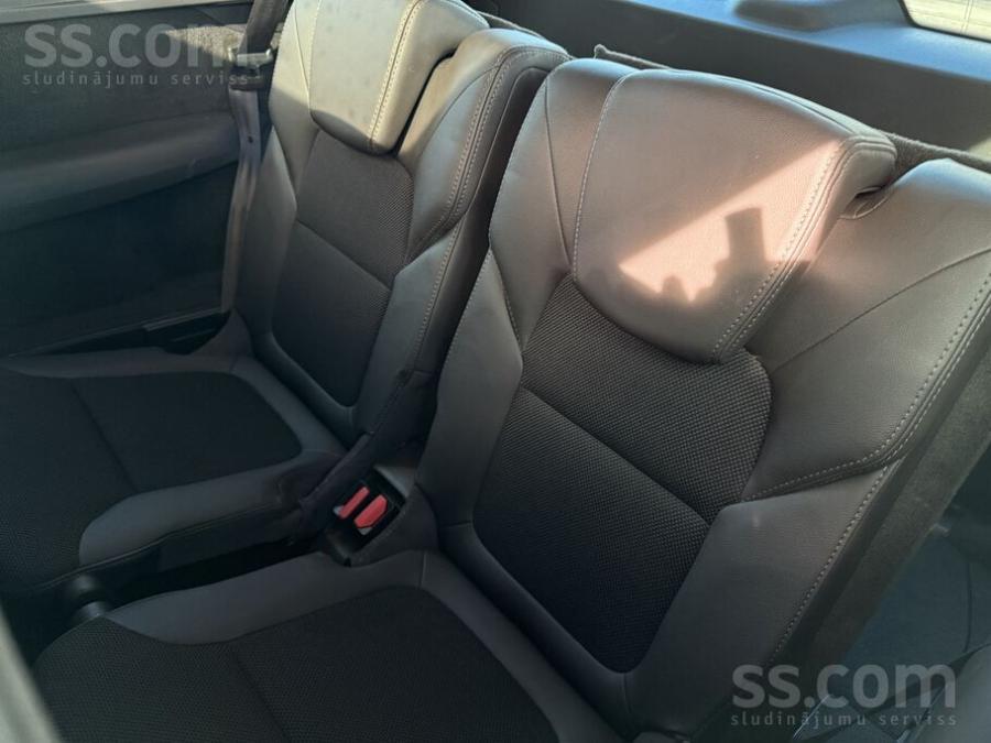 Melns Renault Espace 2016 Liepāja, ar dzinēja tilpumu 1.60 L un nobraukumu 167 tūkst. km par 9900 €, foto 12 vietnē AUTOMOTO.COM.LV