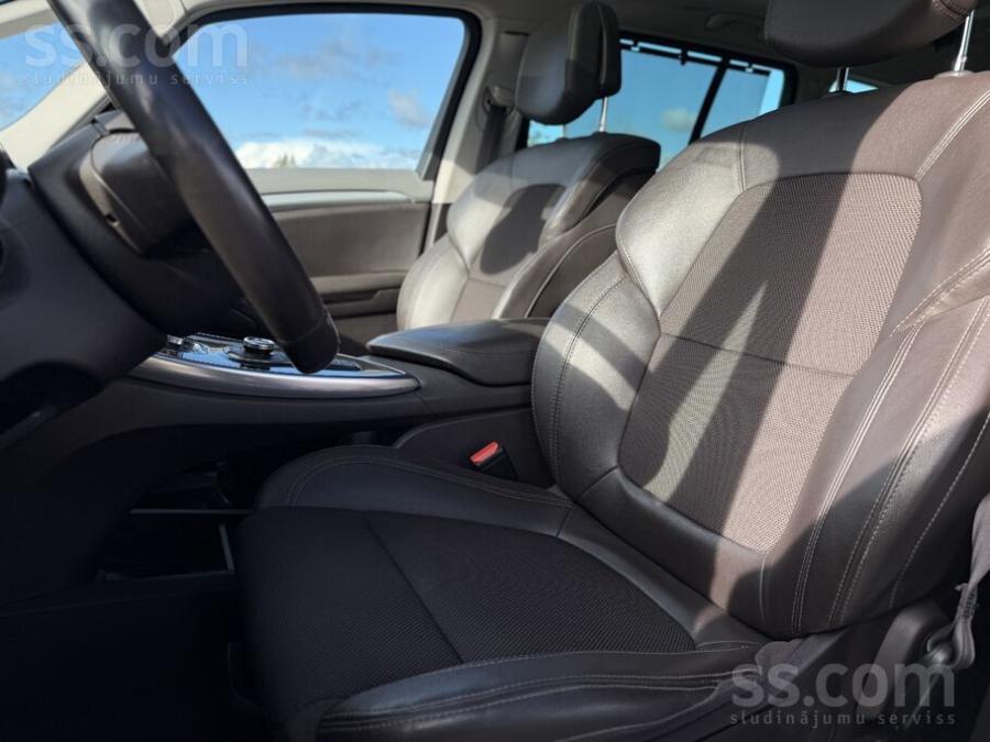Melns Renault Espace 2016 Liepāja, ar dzinēja tilpumu 1.60 L un nobraukumu 167 tūkst. km par 9900 €, foto 15 vietnē AUTOMOTO.COM.LV