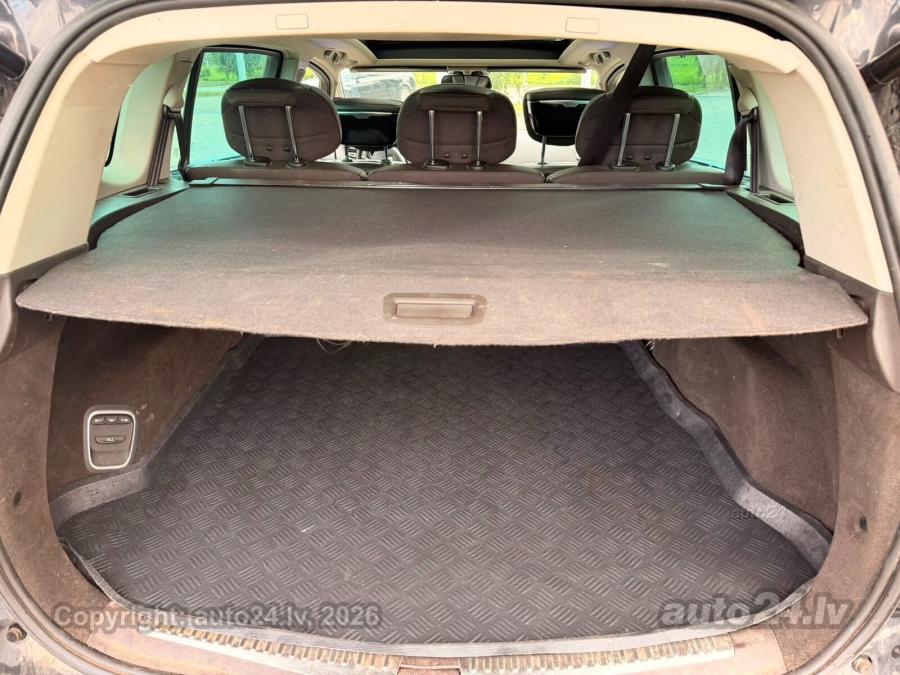 Melns Renault Espace 2015 Tallina, ar dzinēja tilpumu 1.60 L un nobraukumu 324 tūkst. km par 6900 €, foto 10 vietnē AUTOMOTO.COM.LV