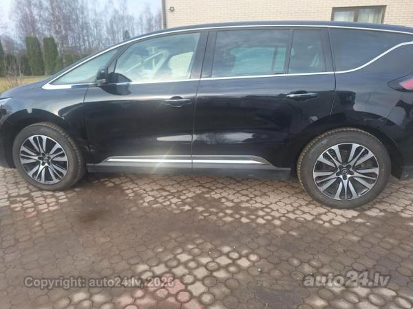 Melns Renault Espace 2017 Tallina, ar dzinēja tilpumu 1.60 L un nobraukumu 151 tūkst. km par 15000 €, foto 2 vietnē AUTOMOTO.COM.LV