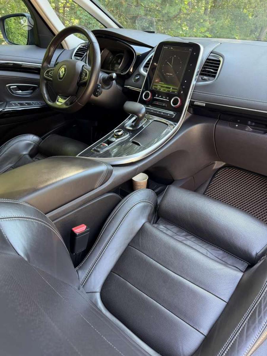 Black Renault Espace 2017 in Vilnius, with an engine capacity of 1.60 L and mileage of 255 thousand km for 13000 €, photo 13 on AUTOMOTO.COM.LV