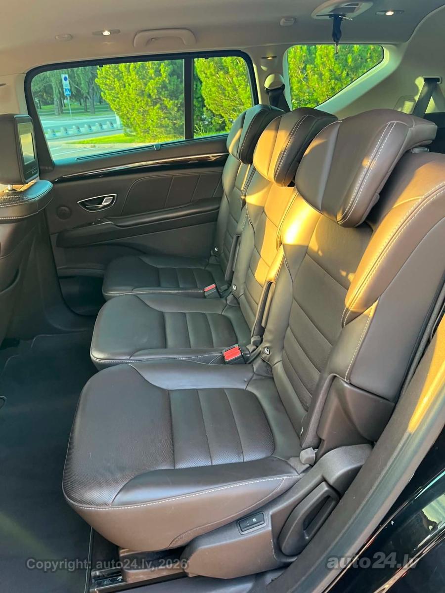 Black Renault Espace 2017 in Tartu, with an engine capacity of 1.60 L and mileage of 220 thousand km for 10990 €, photo 17 on AUTOMOTO.COM.LV