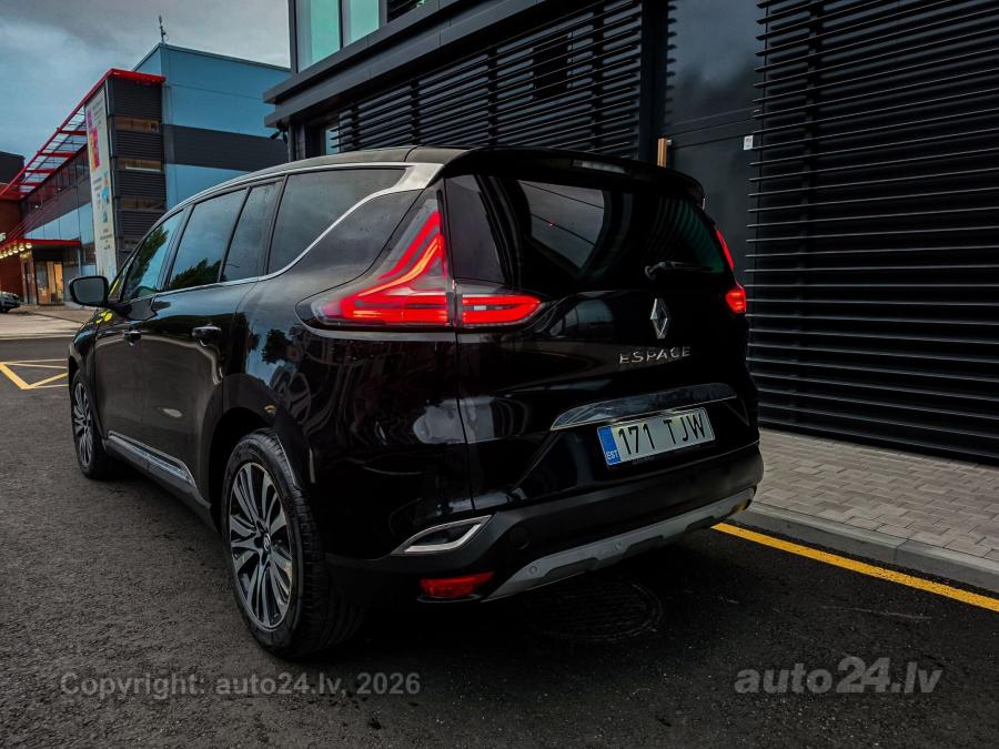 Melns Renault Espace 2017 Pērnava, ar dzinēja tilpumu 1.60 L un nobraukumu 180 tūkst. km par 12900 €, foto 32 vietnē AUTOMOTO.COM.LV