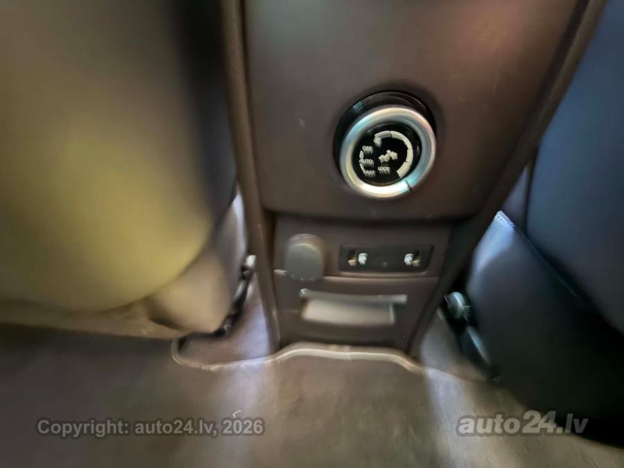 Black Renault Espace 2018 in Tallinn, with an engine capacity of 1.60 L and mileage of 257 thousand km for 10900 €, photo 11 on AUTOMOTO.COM.LV