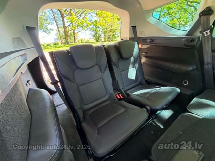 Black Renault Espace 2018 in Tallinn, with an engine capacity of 1.60 L and mileage of 257 thousand km for 10900 €, photo 15 on AUTOMOTO.COM.LV