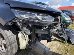 Black Renault Espace 2018 in Radviliskis, with an engine capacity of 1.60 L and mileage of 293 thousand km for 3300 €, photo 8 on AUTOMOTO.COM.LV