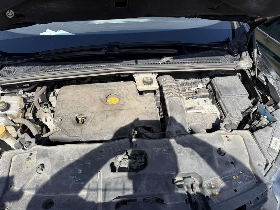 Black Renault Espace 2018 in Radviliskis, with an engine capacity of 1.60 L and mileage of 293 thousand km for 3300 €, photo 10 on AUTOMOTO.COM.LV