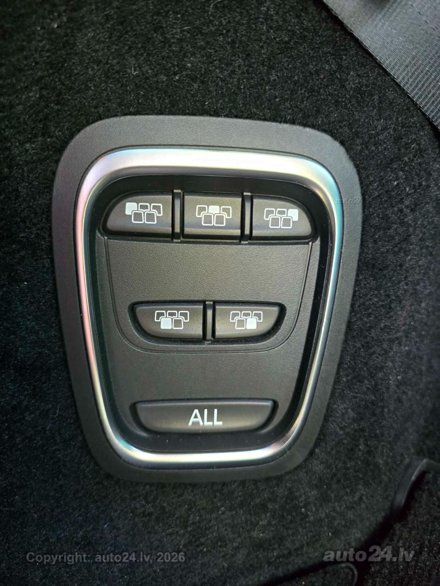 Melns Renault Espace 2020 Saue, ar dzinēja tilpumu 2.00 L un nobraukumu 247 tūkst. km par 14999 €, foto 12 vietnē AUTOMOTO.COM.LV
