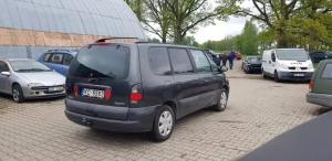 Black Renault Espace 2001 in Valmiera, with an engine capacity of 1.90 L and mileage of 392 thousand km for 1250 €, photo 4 on AUTOMOTO.COM.LV