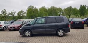 Black Renault Espace 2001 in Valmiera, with an engine capacity of 1.90 L and mileage of 392 thousand km for 1250 €, photo 7 on AUTOMOTO.COM.LV