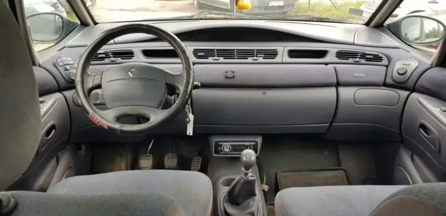 Black Renault Espace 2001 in Valmiera, with an engine capacity of 1.90 L and mileage of 392 thousand km for 1250 €, photo 10 on AUTOMOTO.COM.LV