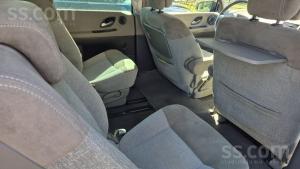 Melns Renault Espace 2004 Liepāja, ar dzinēja tilpumu 2.20 L un nobraukumu 260 tūkst. km par 1850 €, foto 10 vietnē AUTOMOTO.COM.LV