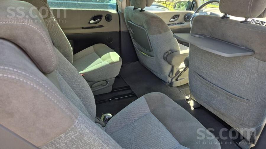 Melns Renault Espace 2004 Liepāja, ar dzinēja tilpumu 2.20 L un nobraukumu 260 tūkst. km par 1850 €, foto 10 vietnē AUTOMOTO.COM.LV