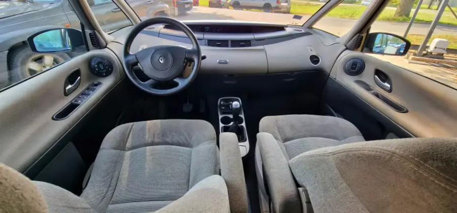 Melns Renault Espace 2004 Valmiera, ar dzinēja tilpumu 2.20 L un nobraukumu 259 tūkst. km par 1600 €, foto 10 vietnē AUTOMOTO.COM.LV