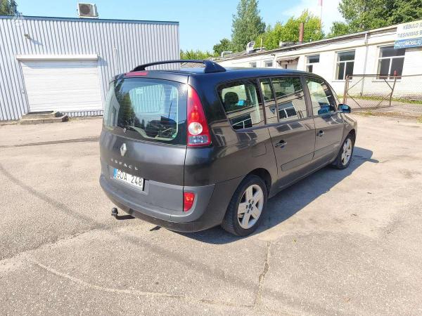 Black Renault Espace 2005 in Panevezys, with an engine capacity of 2.19 L and mileage of 370 thousand km for 500 €, photo 4 on AUTOMOTO.COM.LV