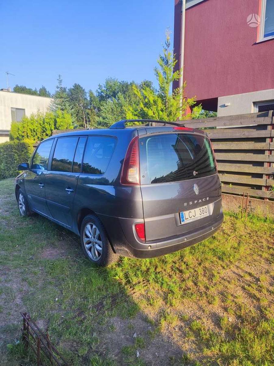 Black Renault Espace 2006 in Vilnius, with an engine capacity of 2.19 L and mileage of 321 thousand km for 1500 €, photo 4 on AUTOMOTO.COM.LV