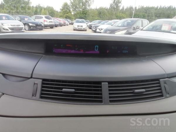 Black Renault Espace 2006 in Valmiera, with an engine capacity of 2.00 L and mileage of 285 thousand km for 3750 €, photo 9 on AUTOMOTO.COM.LV