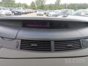 Black Renault Espace 2006 in Valmiera, with an engine capacity of 2.00 L and mileage of 285 thousand km for 3750 €, photo 10 on AUTOMOTO.COM.LV