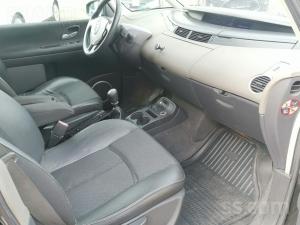 Black Renault Espace 2006 in Valmiera, with an engine capacity of 2.00 L and mileage of 285 thousand km for 3750 €, photo 11 on AUTOMOTO.COM.LV