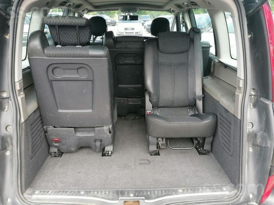 Black Renault Espace 2006 in Valmiera, with an engine capacity of 2.00 L and mileage of 285 thousand km for 3750 €, photo 12 on AUTOMOTO.COM.LV