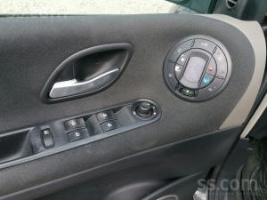 Black Renault Espace 2006 in Valmiera, with an engine capacity of 2.00 L and mileage of 285 thousand km for 3750 €, photo 15 on AUTOMOTO.COM.LV