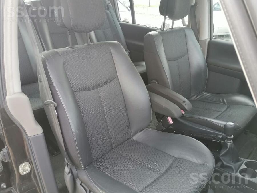 Black Renault Espace 2006 in Valmiera, with an engine capacity of 2.00 L and mileage of 285 thousand km for 3750 €, photo 17 on AUTOMOTO.COM.LV