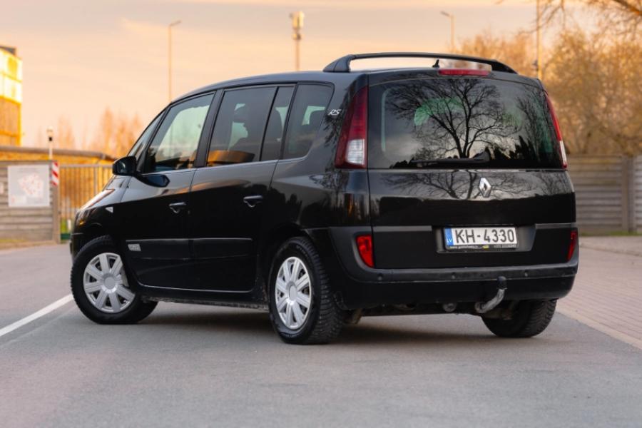 Black Renault Espace 2008 in Riga, with an engine capacity of 2.00 L and mileage of 336 thousand km for 2400 €, photo 5 on AUTOMOTO.COM.LV