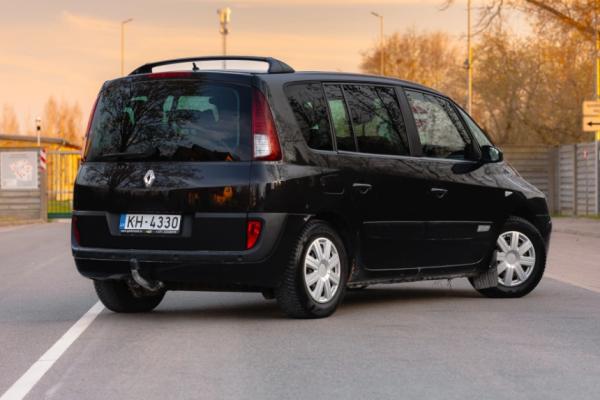 Black Renault Espace 2008 in Riga, with an engine capacity of 2.00 L and mileage of 336 thousand km for 2400 €, photo 5 on AUTOMOTO.COM.LV