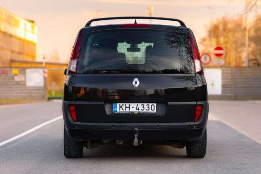 Black Renault Espace 2008 in Riga, with an engine capacity of 2.00 L and mileage of 336 thousand km for 2400 €, photo 7 on AUTOMOTO.COM.LV