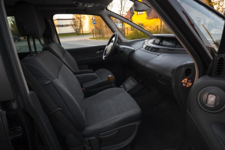 Black Renault Espace 2008 in Riga, with an engine capacity of 2.00 L and mileage of 336 thousand km for 2400 €, photo 14 on AUTOMOTO.COM.LV