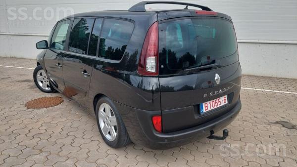 Black Renault Espace 2010 in Riga, with an engine capacity of 2.00 L and mileage of 283 thousand km for 4950 €, photo 6 on AUTOMOTO.COM.LV