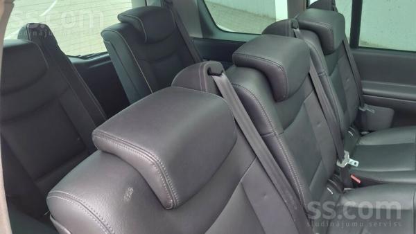 Black Renault Espace 2010 in Riga, with an engine capacity of 2.00 L and mileage of 283 thousand km for 4950 €, photo 8 on AUTOMOTO.COM.LV